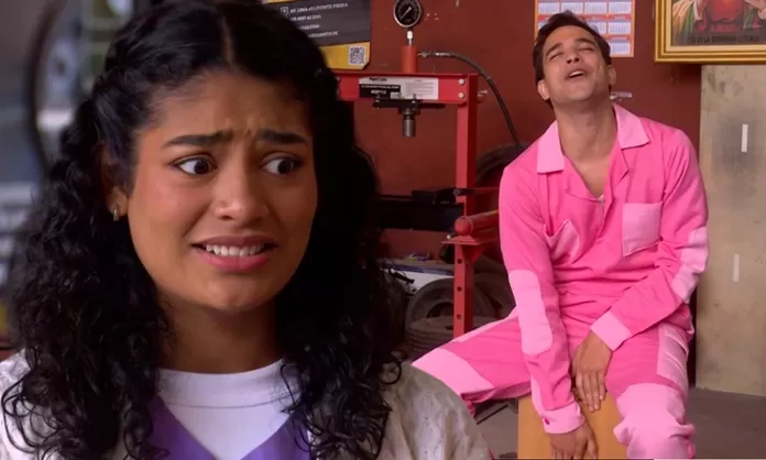 July quedó asustada con Cristóbal cantando y tocando cajón