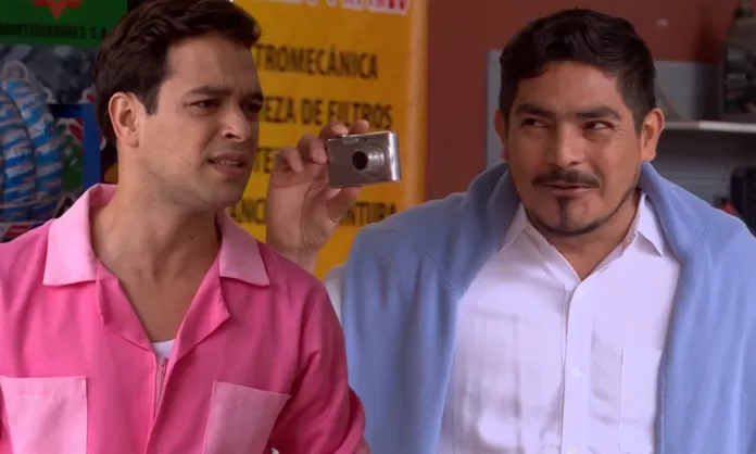 Joel se vistió como Cristóbal y así reaccionó el fotógrafo