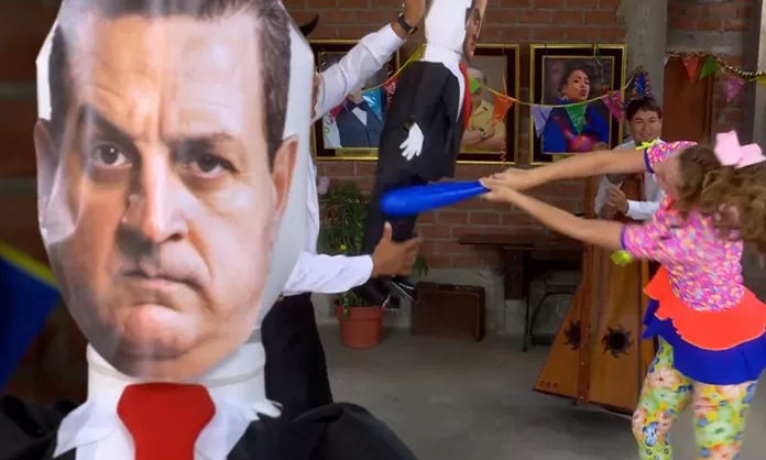 Los Gonzáles destrozaron piñata de Miguel Ignacio