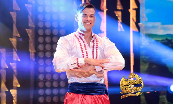 El gran show: Alexander Kobzar casi sufre un accidente de tránsito