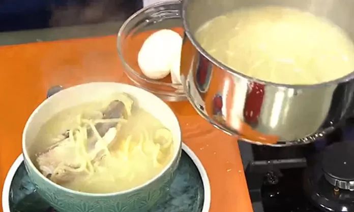 ¿Cómo preparar un poderoso caldo de gallina casero? ¿Cómo preparar un poderoso caldo de gallina casero?