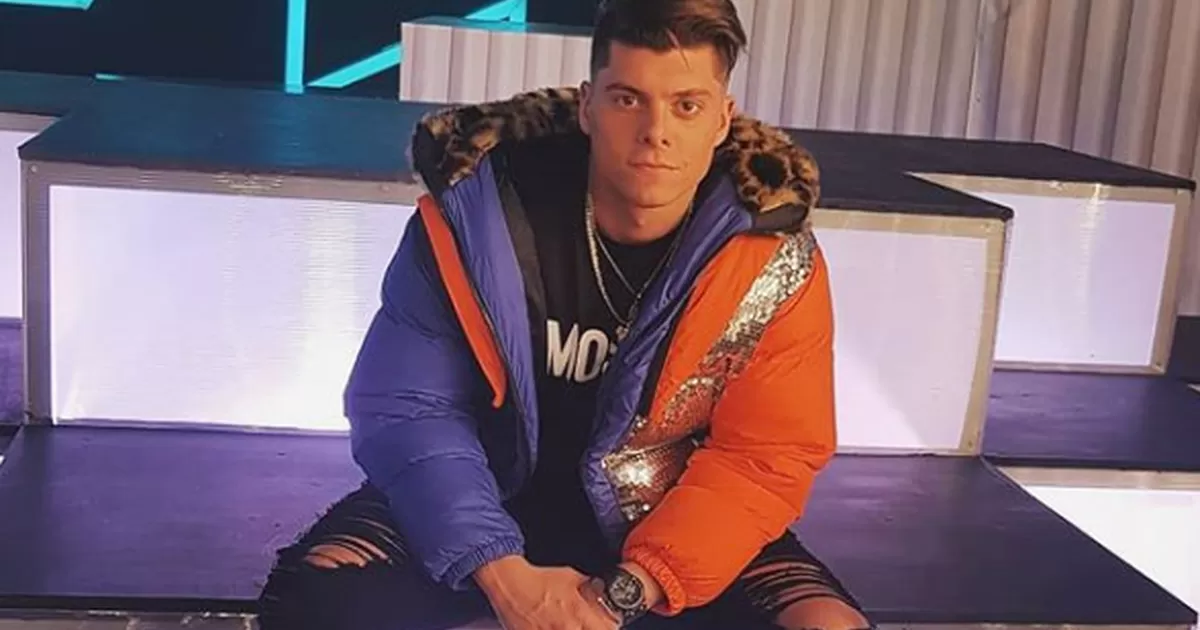 Ignacio Baladán sorprendió con elegante y nuevo look | América Televisión