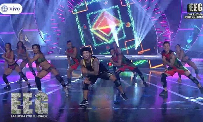 Zumba hizo bailar a los retadores con las clásicas canciones de Combate