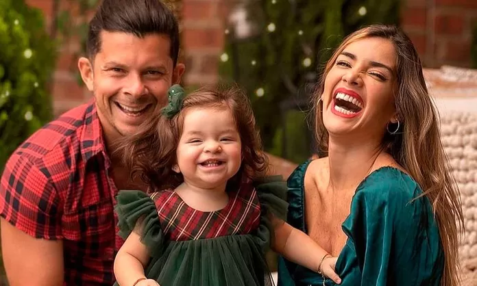 Korina Rivadeneira y Mario Hart sorprendieron a su hija Lara con tierno ...