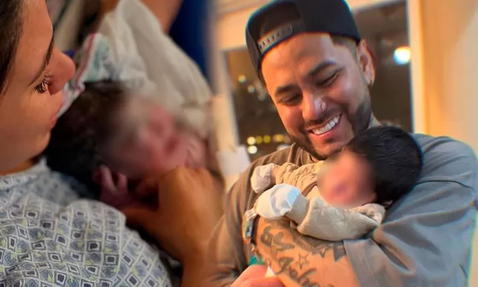 Bryan Torres mostró rostro de su bebé con Samahara Lobatón