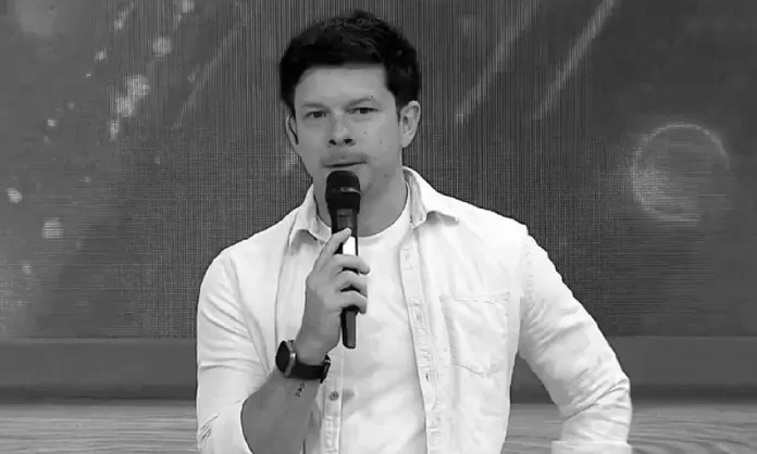 Mario Hart se despidió de MQM