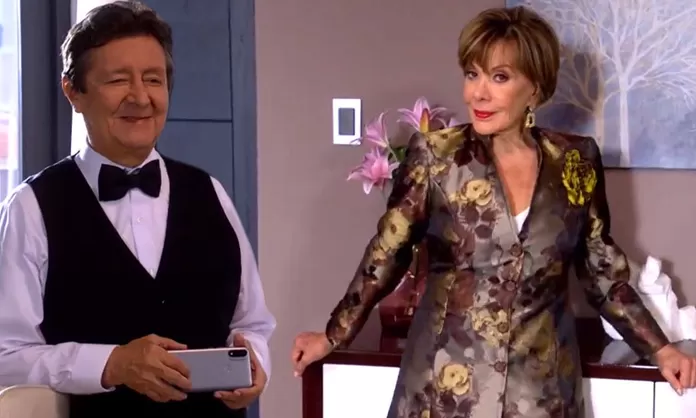 Francesca protagonizó íntima sesión de fotos con ayuda de Peter